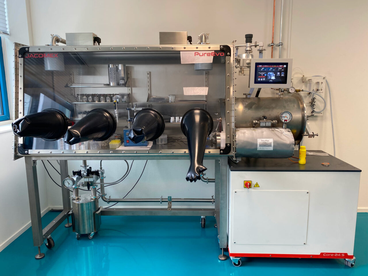 Purified glovebox for Battery Industry - Jacomex
